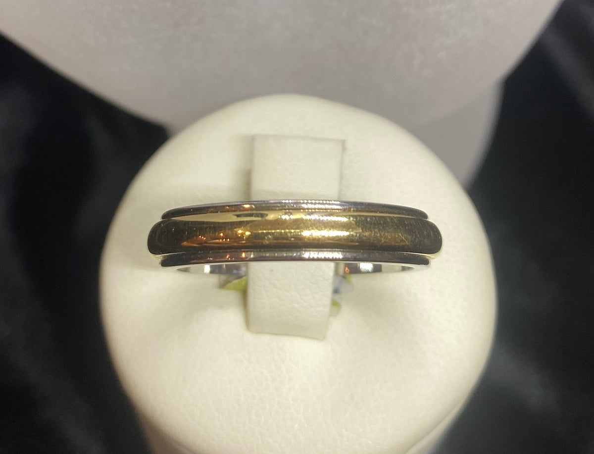 18ct Two Tone Men's Ring – Grounds Jewellers
