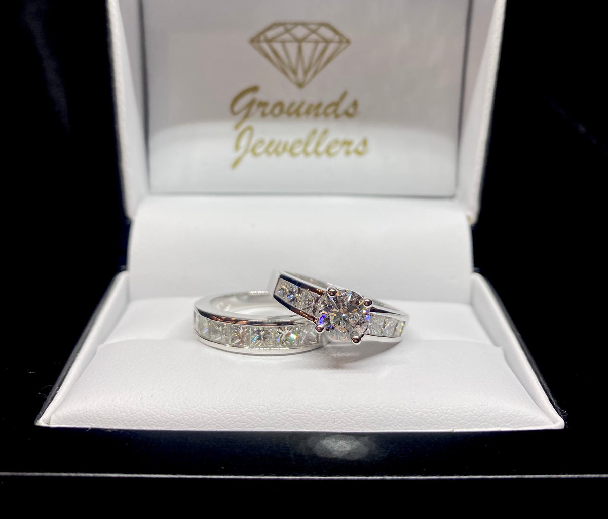 4 Claw Brilliant Cut Diamond Ring with Princess Cut Diamond Shoulders ...